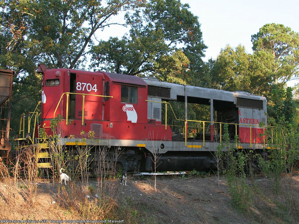 GNRR 8704 seems to missing some parts, wonder how long it will be before this unit is nothing ...